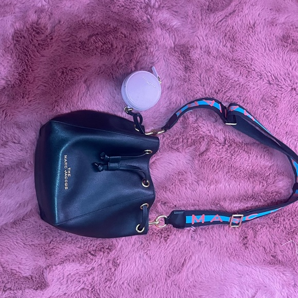 Marc Jacobs | Bags | Marc Jacob Black Bucket Bag | Poshmark